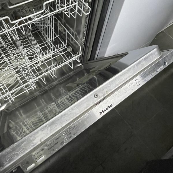 Miele totalno ugradna sudo masina za 12 kompleta