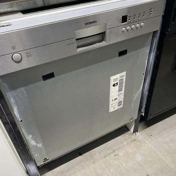 Siemens ugradna sudo masina za 12 kompleta