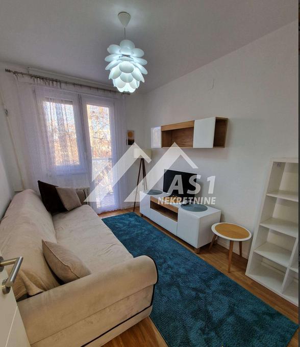 IZDAJE SE DVOSOBAN STAN NA GRBAVICI ID#7026
500 €