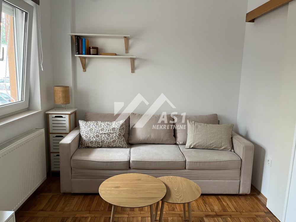 IZDAJE SE JEDNOIPOSOBAN STAN NA PODBARI-pet friendly ID#7008
400 €
