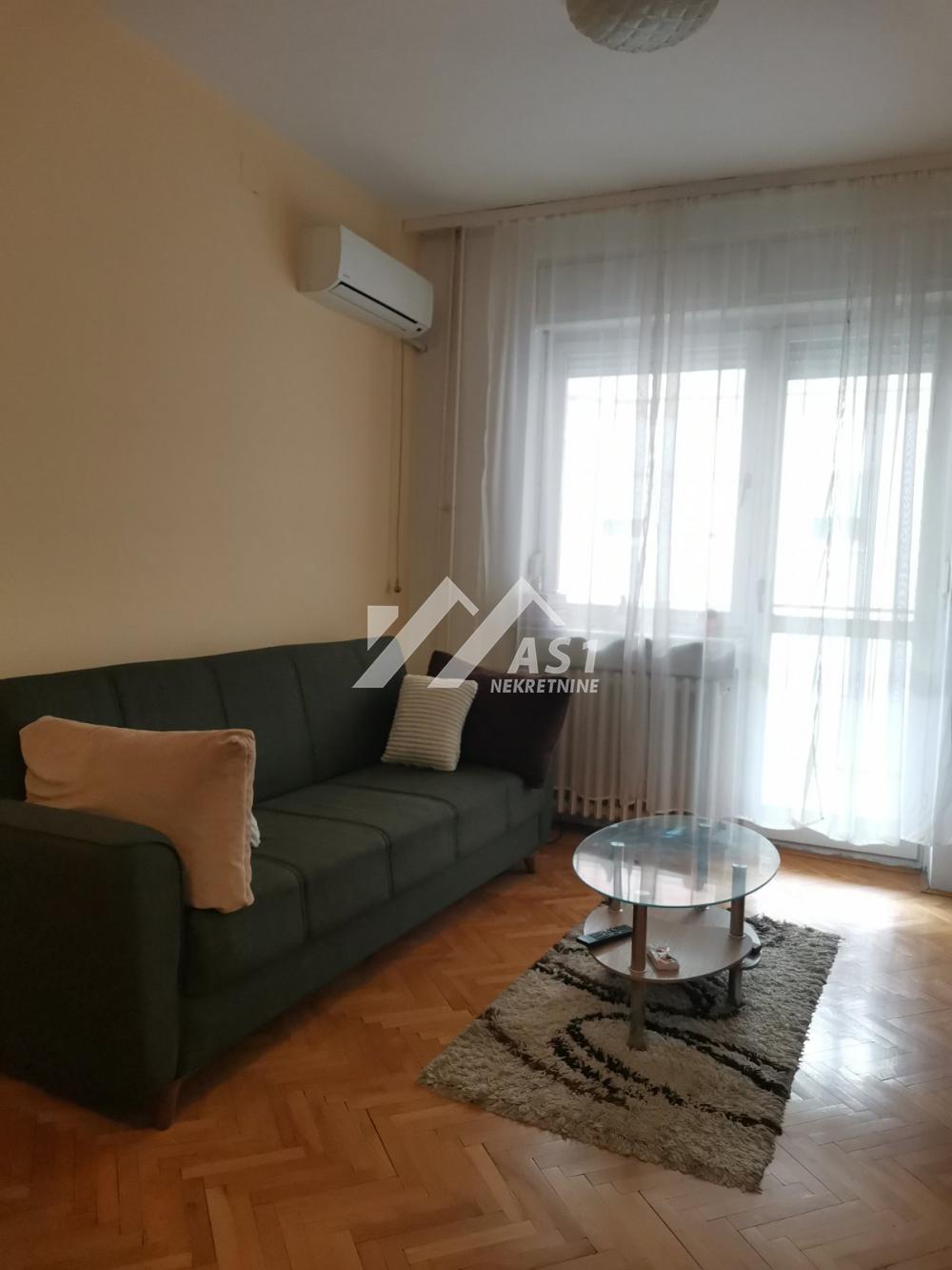 IZDAJE SE DVOSOBAN STAN NA GRBAVICI ID#7021
400 €
