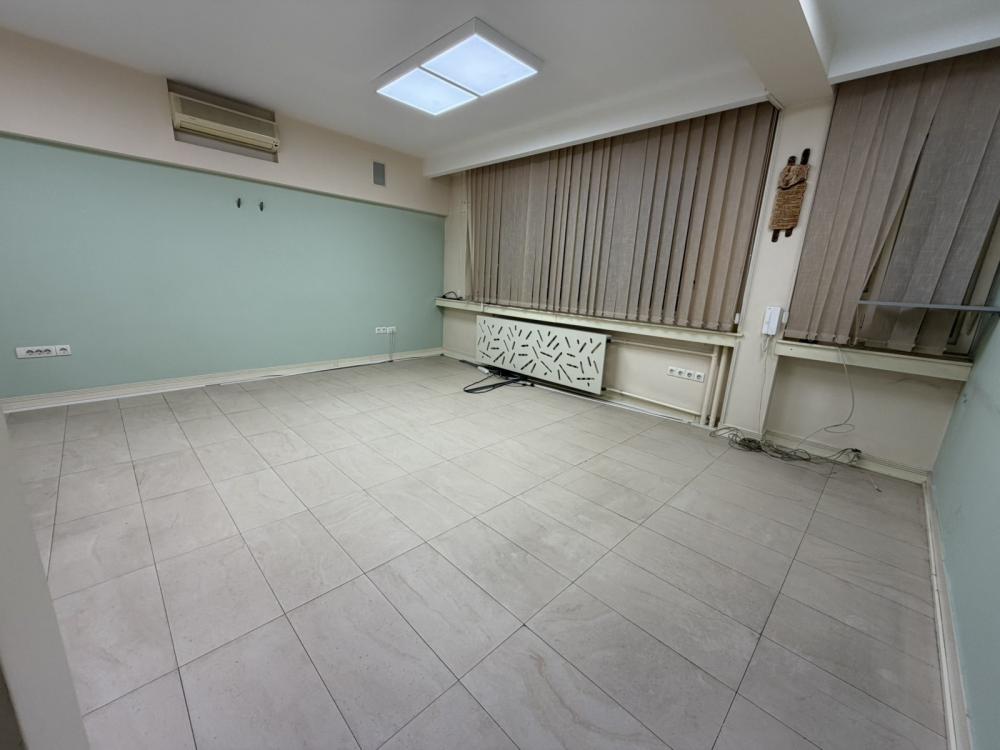 Tiršova,3.0,stan za poslovni prostor ID#19145
900 €