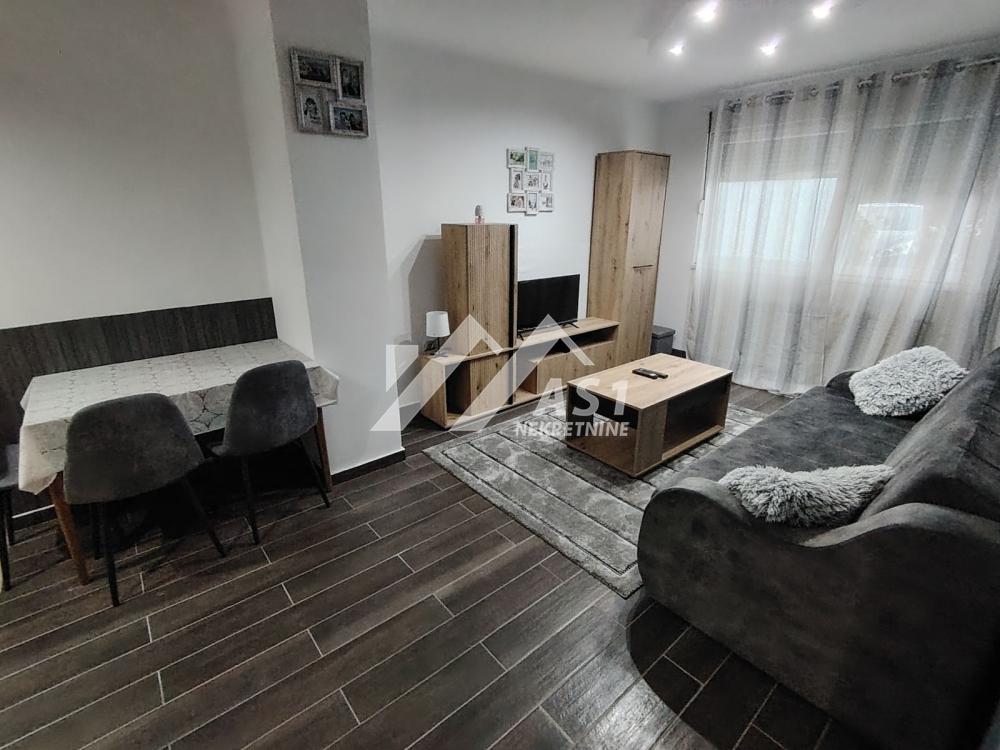 IZDAJE SE JEDNOIPOSOBAN STAN NA SALAJCI-pet friendly ID#6990
350 €