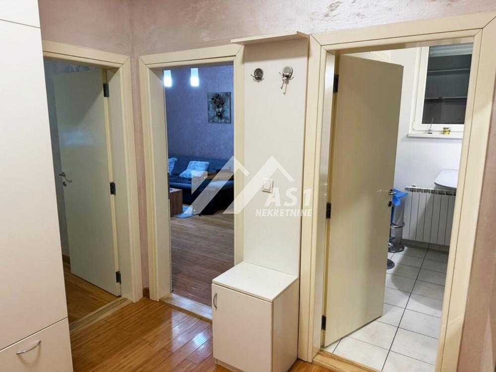 Izdajem fenomenalan komforan dvosoban stan na Novoj Detelinari !!! ID#6993
500 €