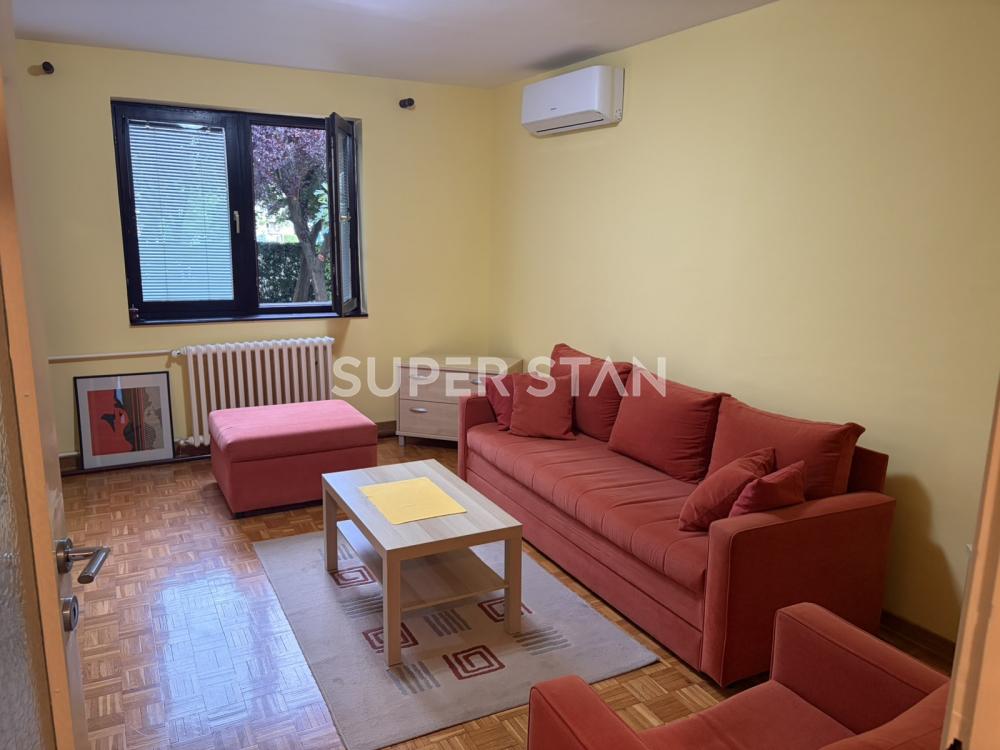 Porodičan stan na Bežanijskoj kosi 2 ID#1296
550 €