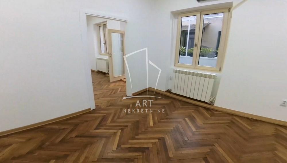 Obilićev venac, pešačka zona, 54m2 ID#1530411
800 €