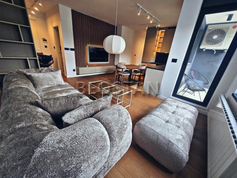 Centar - Vračar Crveni Krst #67697
1.200 €