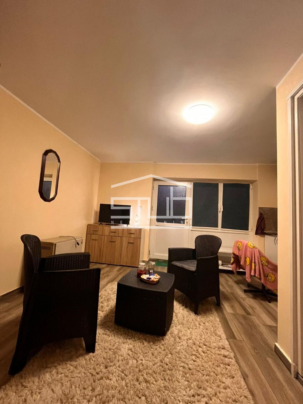 Namešten, nov 1.0 stan+parking, Julino brdo! ID#1573
310 €