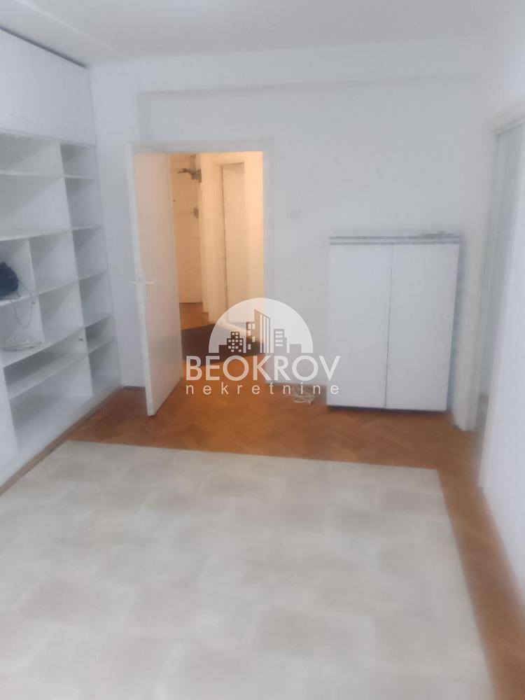 Poslovni prostor u zgradi Kalemegdan ID#1265
600 €