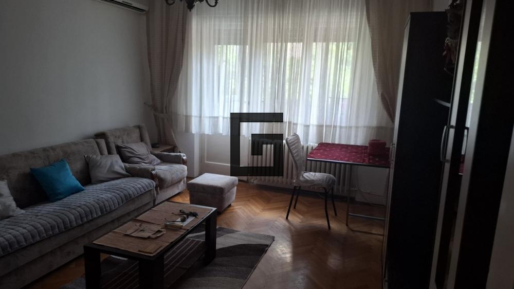 Prelep 2.0 stan-SC Vračar! ID#2121
229.900 €
