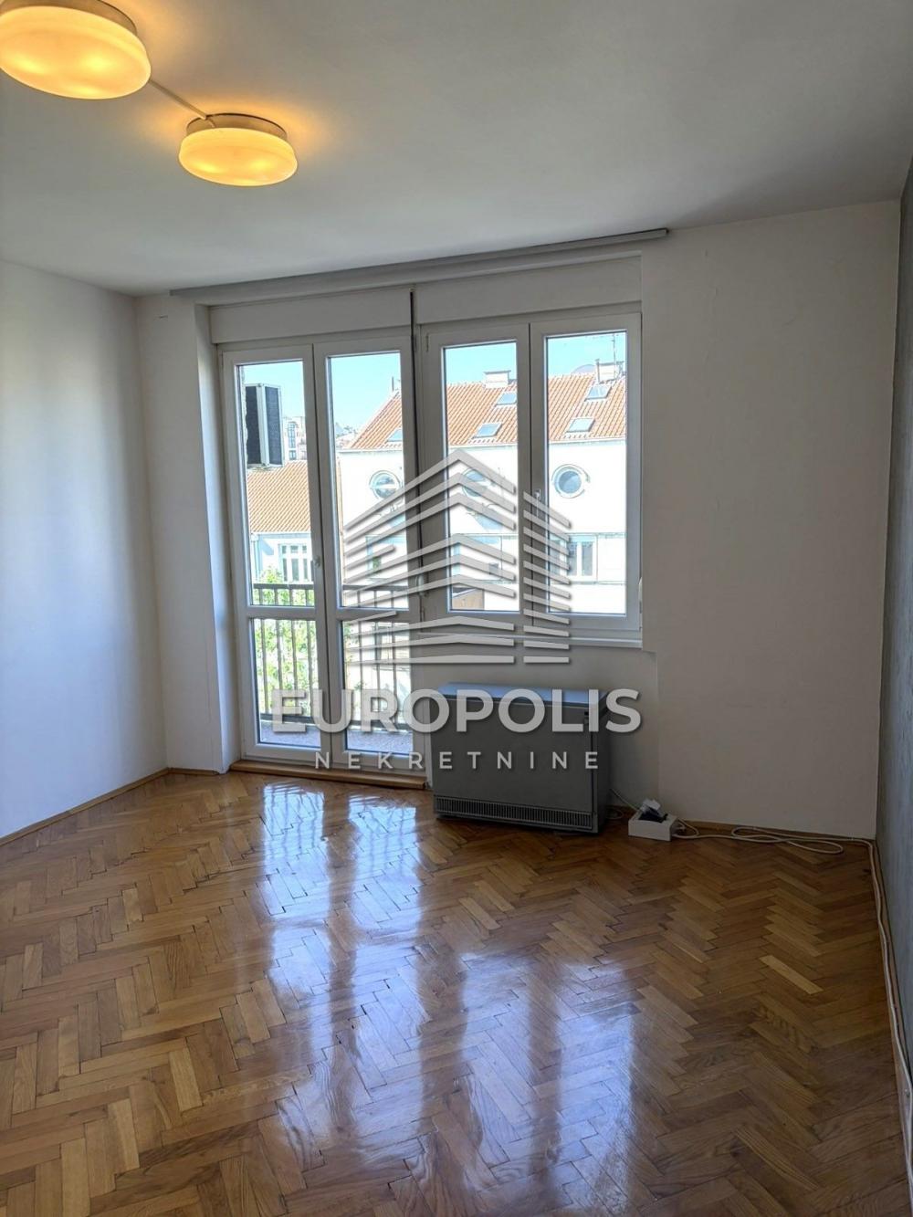 Sređen stan na Dorćolu sa parkingom ID#9518
289.000 €