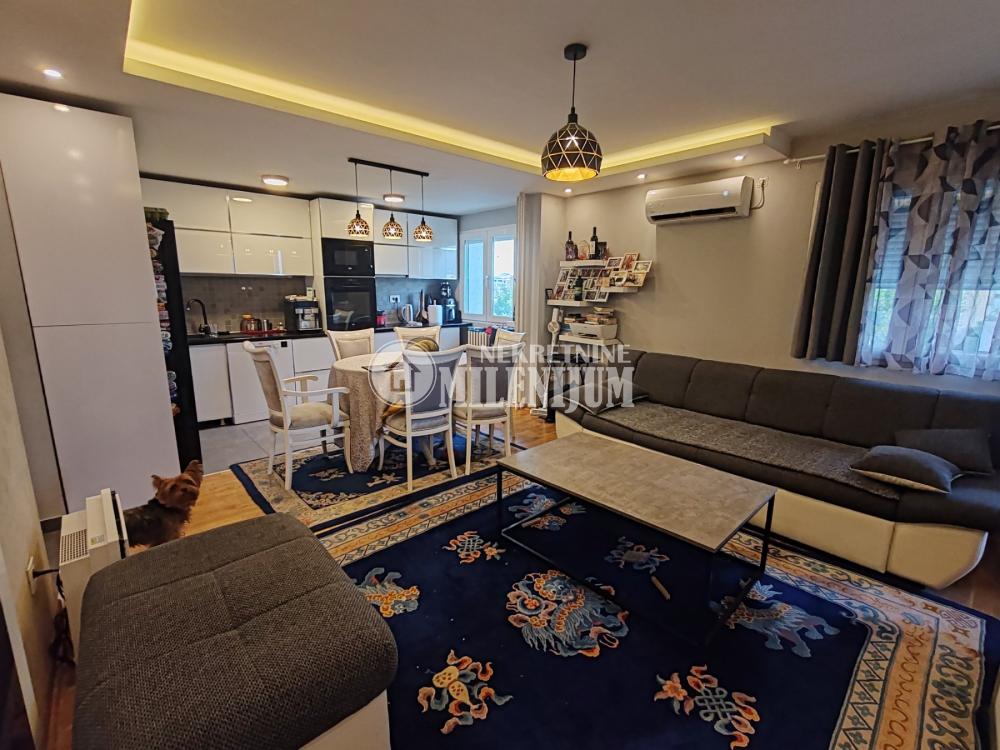 Blok 28 lux renoviran 2.5 stan ID#2282
239.000 €