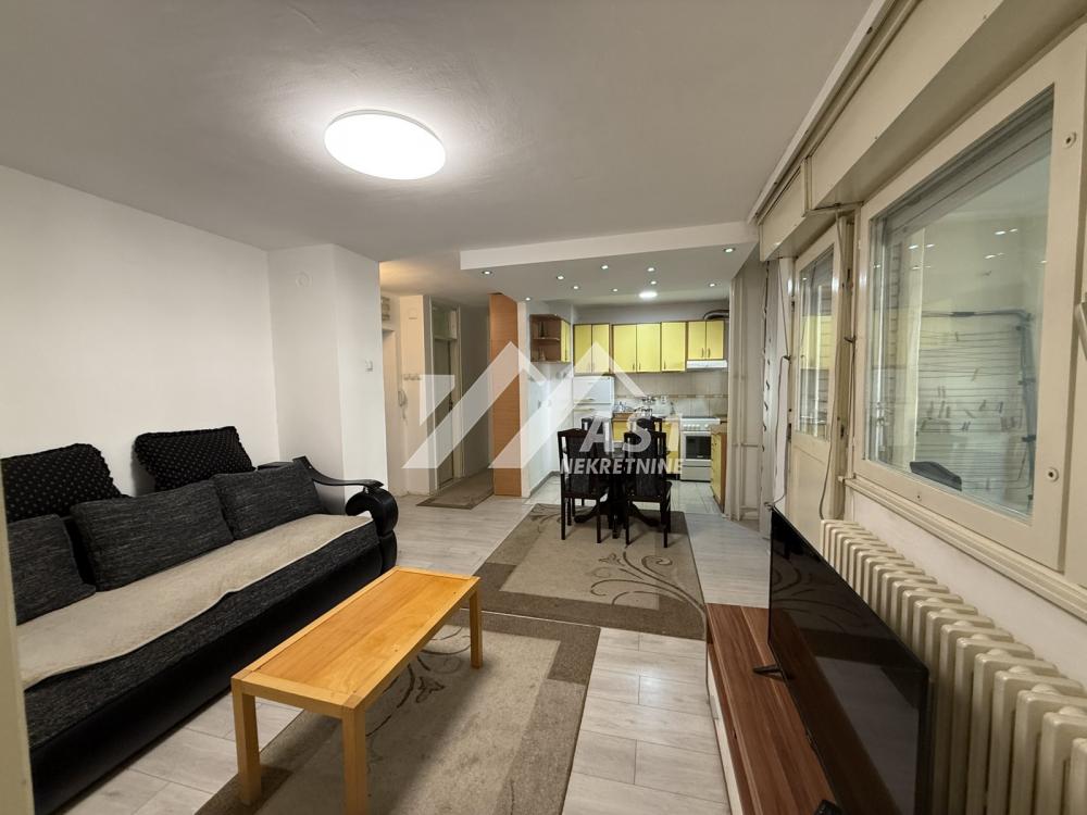 Lep i povoljan stan na Novom Naselju ID#7017
113.300 €