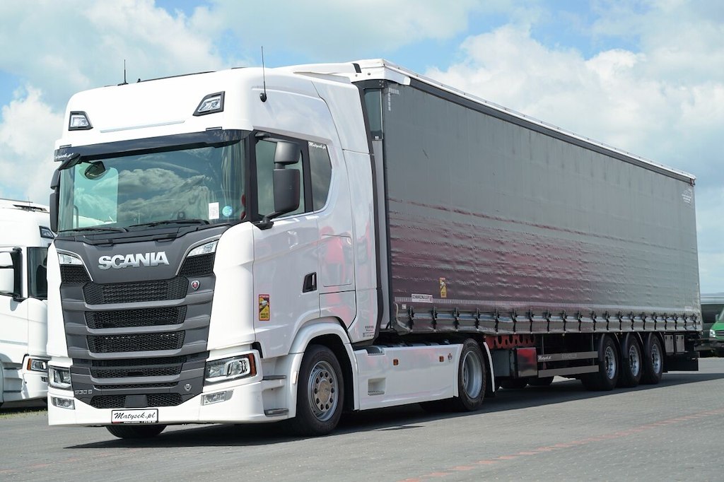 Scania S 530 tegljač + poluprikolica sa kliznom ceradom