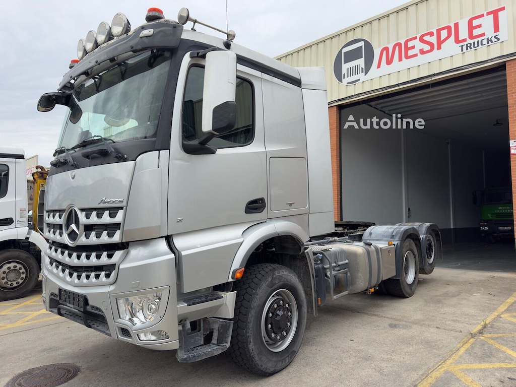 Mercedes-Benz Arocs 2551 tegljač