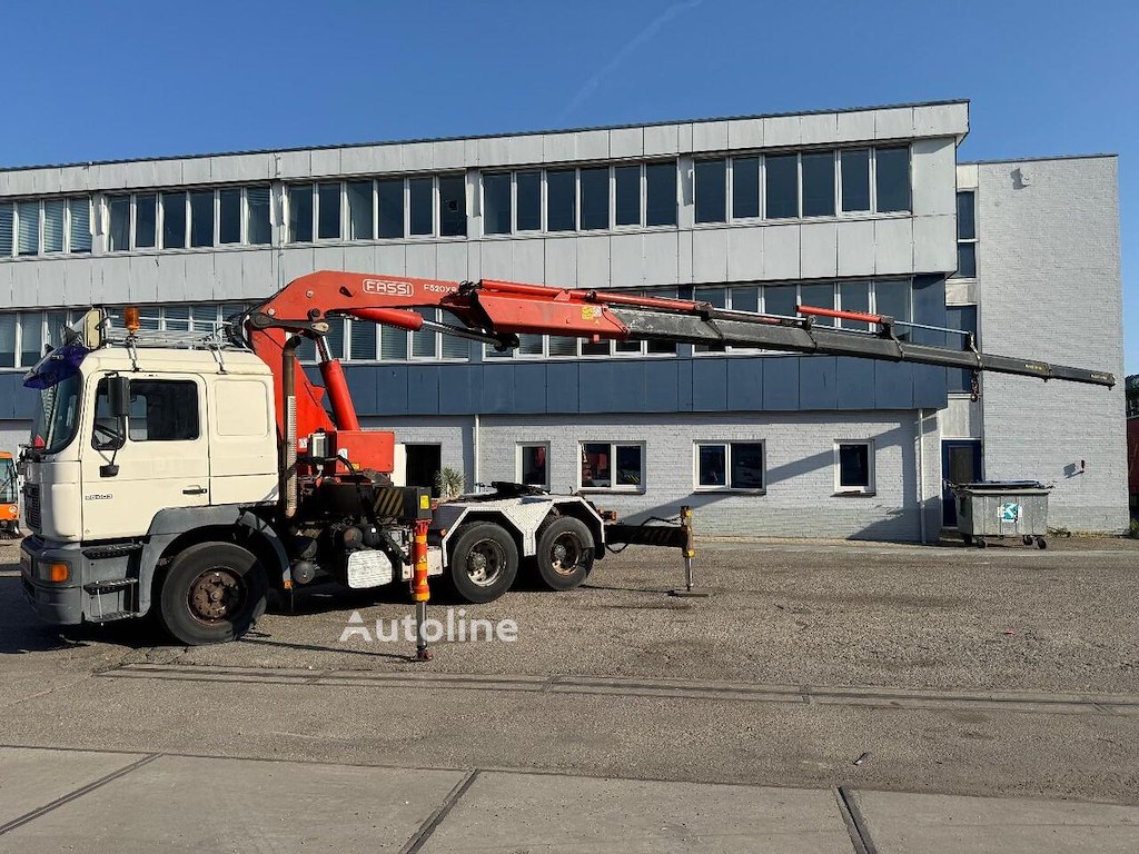 MAN 28.403 6X4 EURO 2 - FASSI F520XP + REMOTE CONTROL tegljač