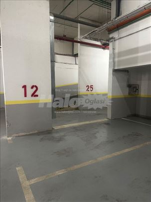 Izdajem garažno mesto u Šumatovačkoj