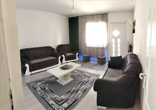 Trosed dvosed fotelja