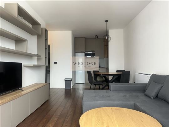 2.5 lux stan, novogradnja, namešten