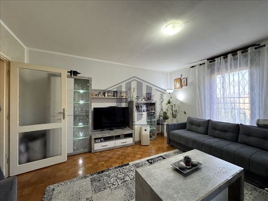 Novi Beograd, 95m2, 3.5 soban, IV/VII, CG, lift, I
