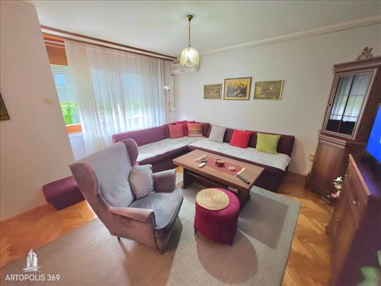 Izuzetan kvalitet, crvena fasadna cigla, uknjižen