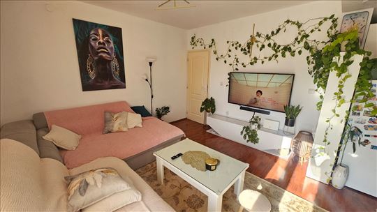 Renoviran trosoban stan u Duvaništu