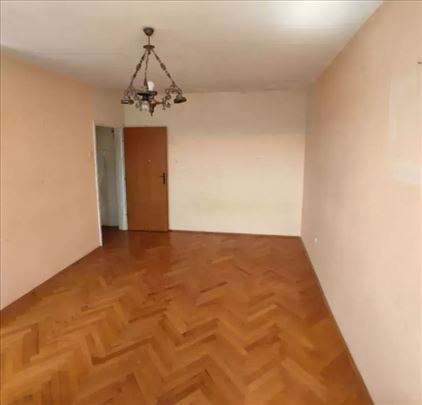 Na prodaju jednosoban stan u centru