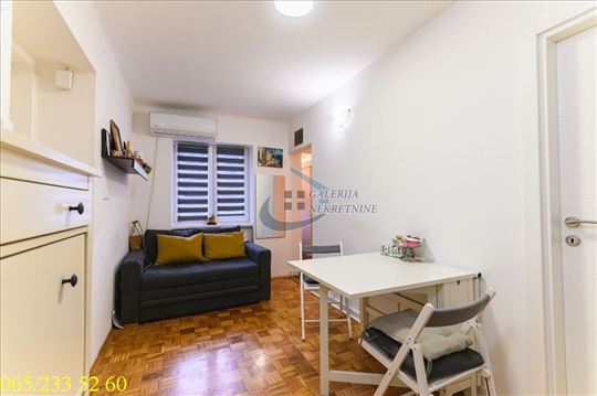 Stari Grad, Trg Nikole Pašića - Dečanska 44m2