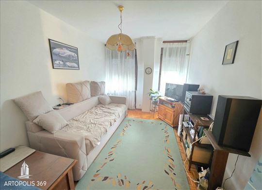 Troiposoban, izuzetno svetao, pored Save