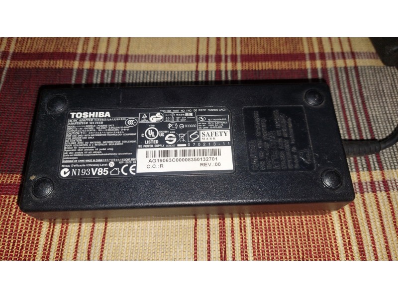 Punjač za Toshiba laptopove 19V 6.32A (PA3290E-3AC3)