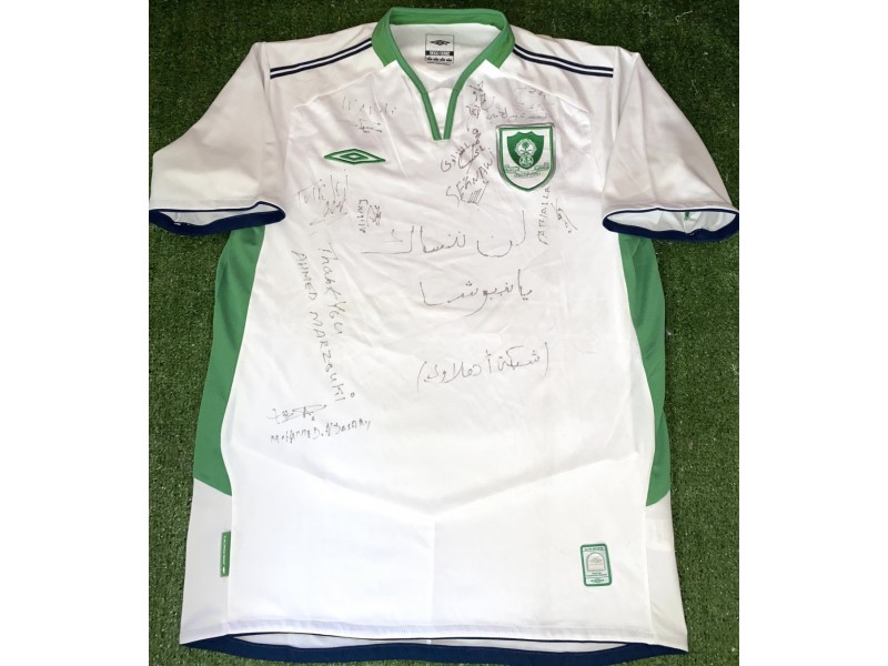 Al Ahli fudbalski dres sa potpisima kolekcionarski