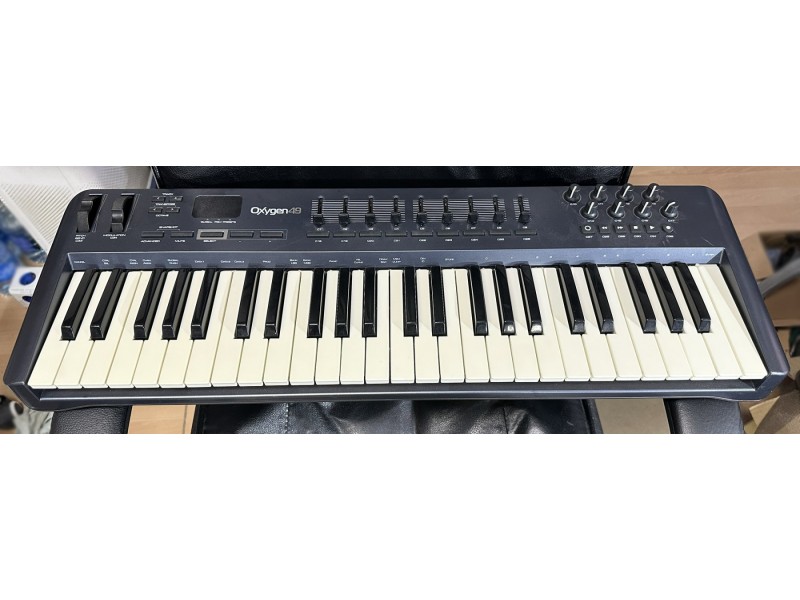 M-AUDIO Oxygen 49 - USB kontroler
