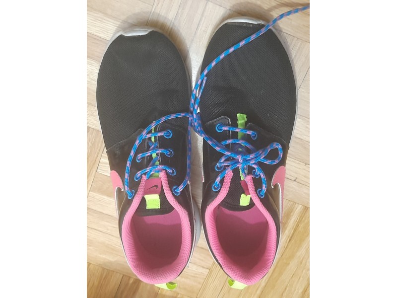 Crne Nike patike - 23,5 cm