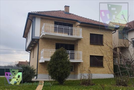 Komforna kuća za poslovni prostor ili radnike