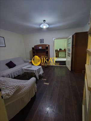 Titel kuća 133m2, plac 10 ari