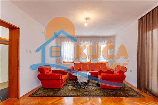 Na prodaju kuća na Bubnju, 184m2