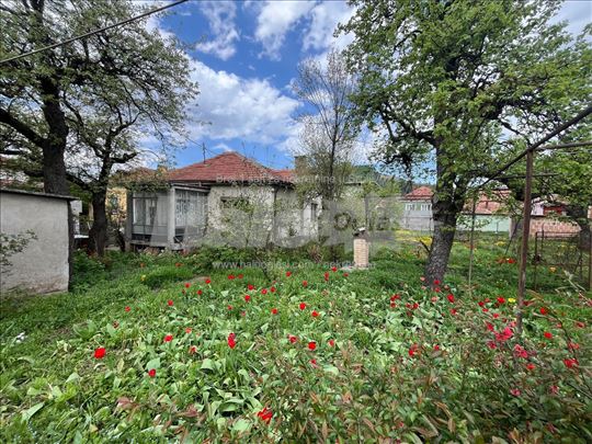 Prodaje se kuća u centru Dimitrovgrada HITNO