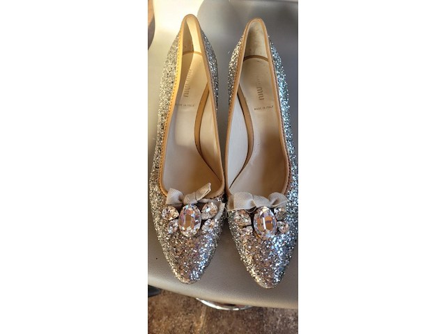 **miu miu salonke**