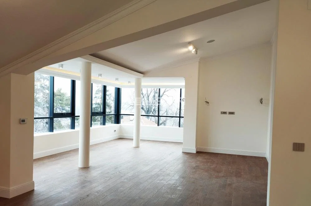 Četvorosoban stan za izdavanje, Senjak, Beograd, 173m², 3.500 €/mes