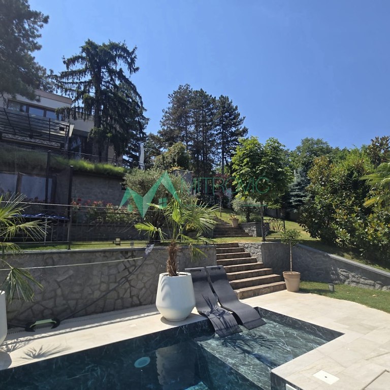 KUĆA SA PANORAMSKIM POGLEDOM – POPOVICA.