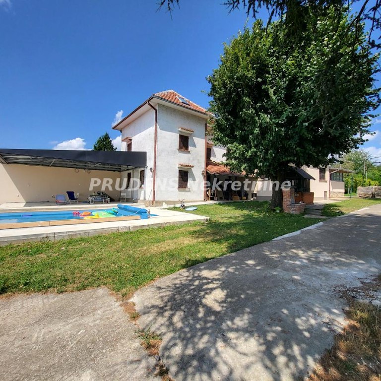 Kuća – Beograd, Voždovac 1000 Ruža – ID 725.