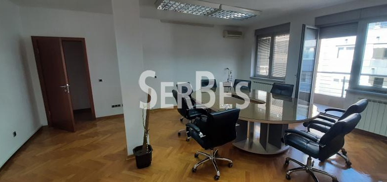 Odličan 4,0 poslovni prostor 117m2 u okolini Spensa ID#1473.