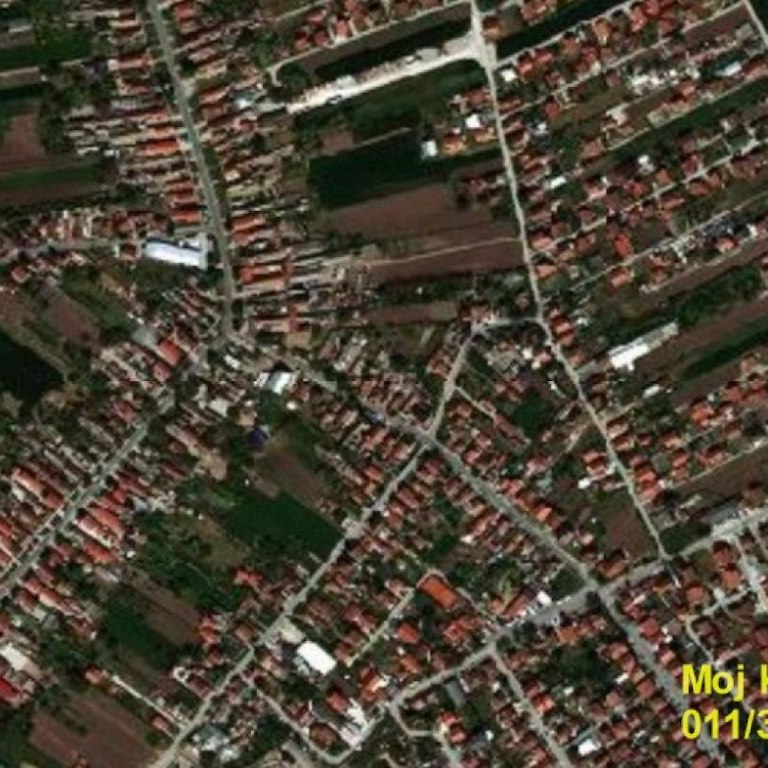 Plac – Beograd, Zemun Batajnica – ID 23086.
