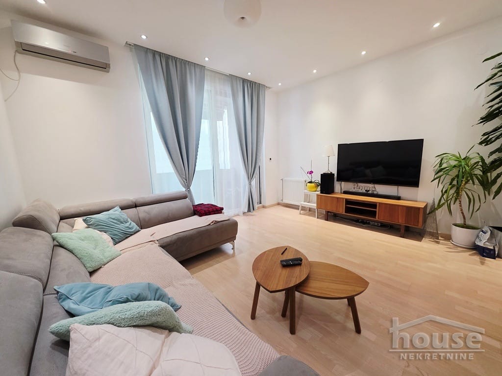 Četvorosoban stan na prodaju, Nova Detelinara, Novi Sad, 97m², 303.800 €