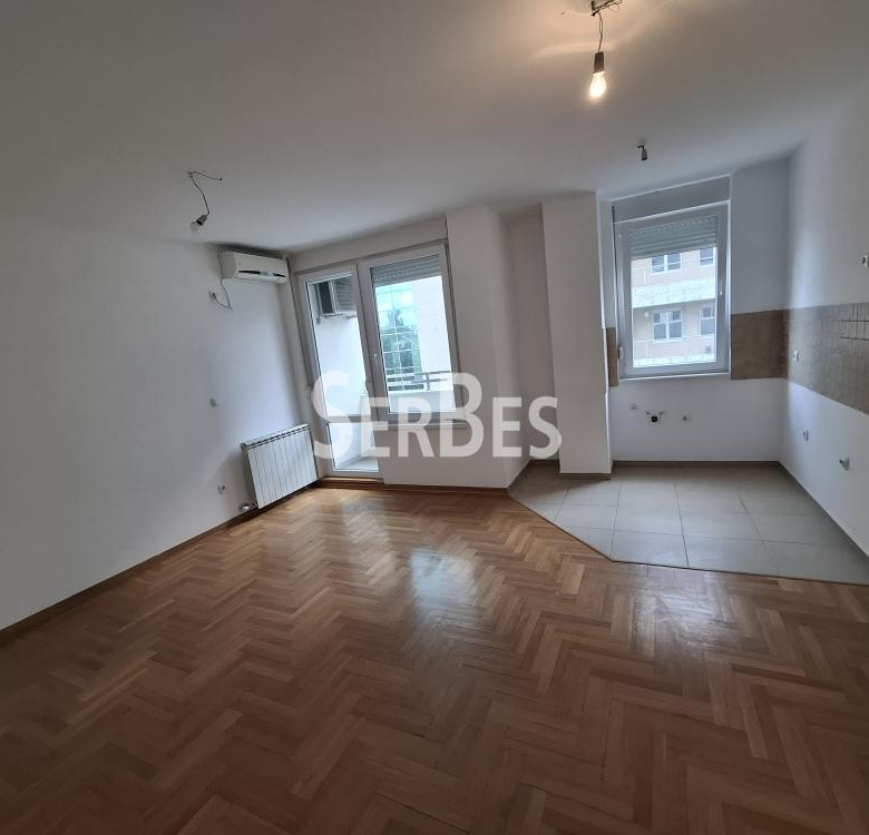 Nenamešten 2,5 stan 60m2 kod Spensa ID#1666.