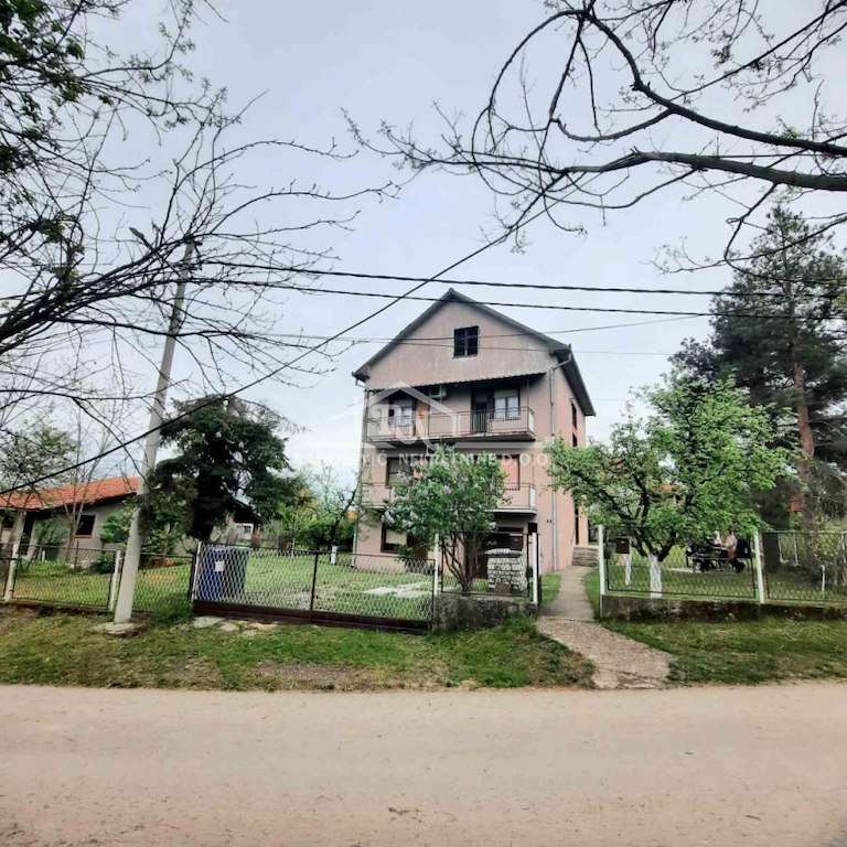 Velika Moštanica, Lipovačka, 219m2 ID#1470.