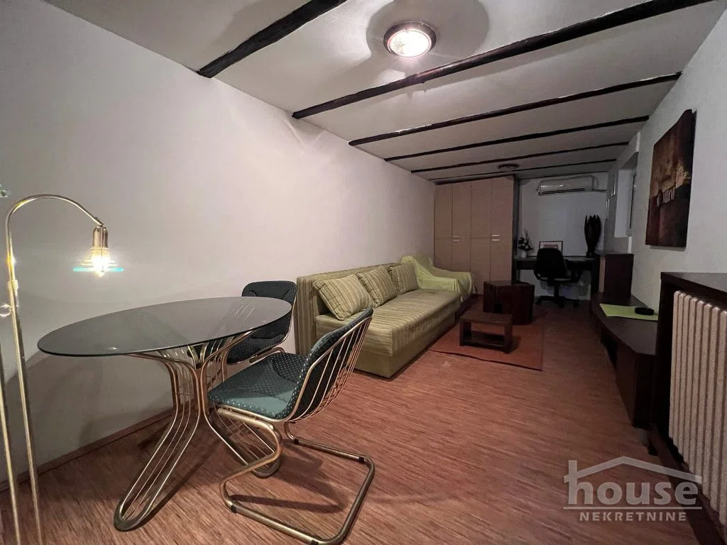 Jednosoban stan za izdavanje, Centar, Novi Sad, 40m², 3. sprat, 280 €/mes