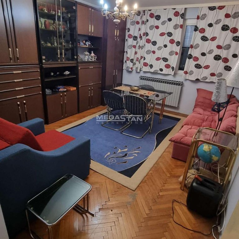Cerak, namešten.