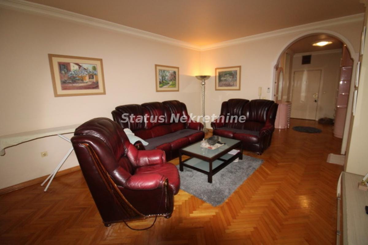 Trosoban stan na prodaju, Grbavica, Novi Sad, 91m², 247.200 €