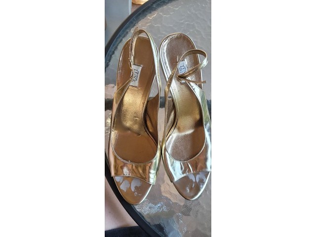 **Kurt Geiger sandale**